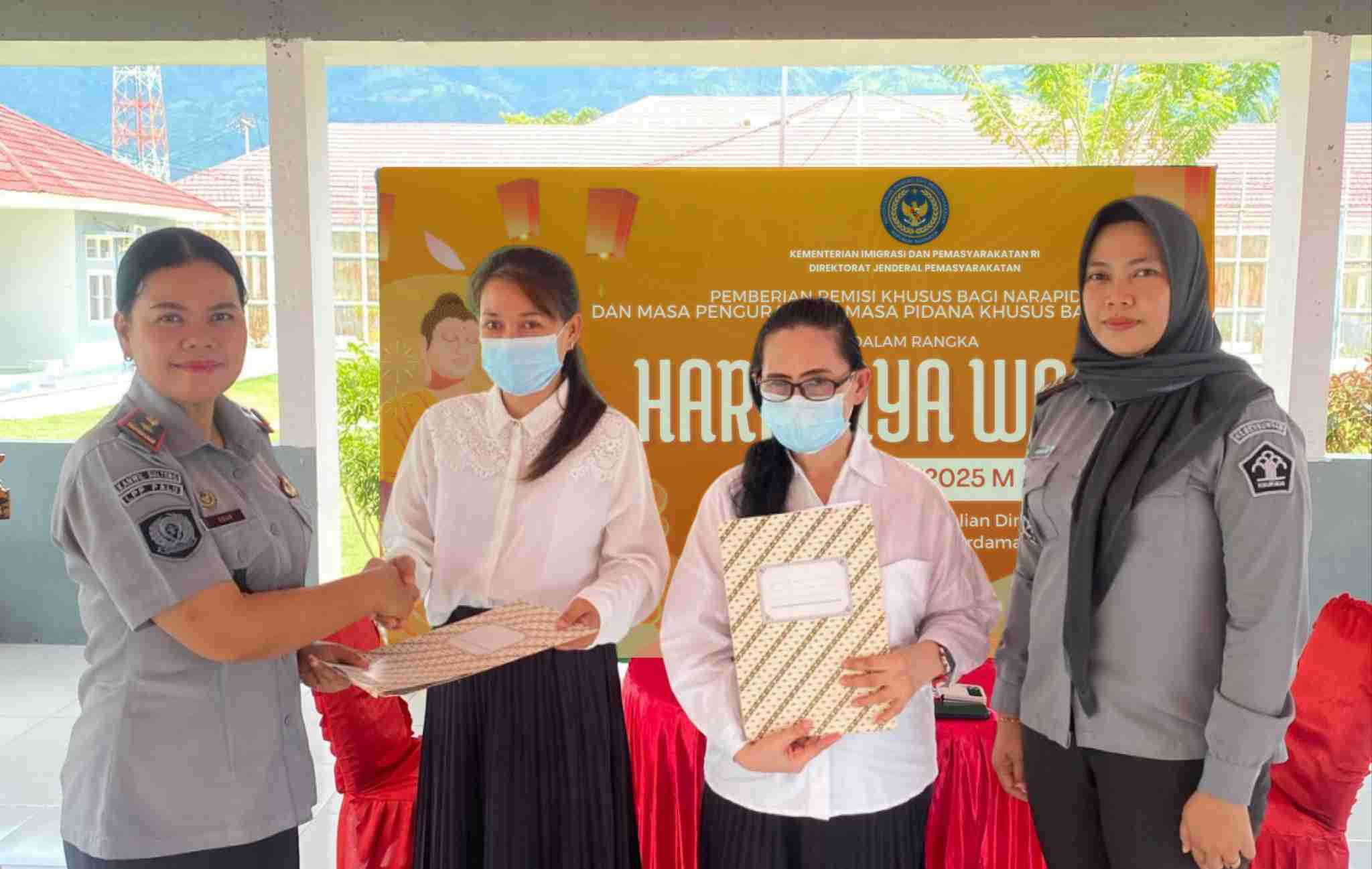 WBP Lapas Perempuan Palu Terima Remisi Khusus Hari Raya Waisak 2025