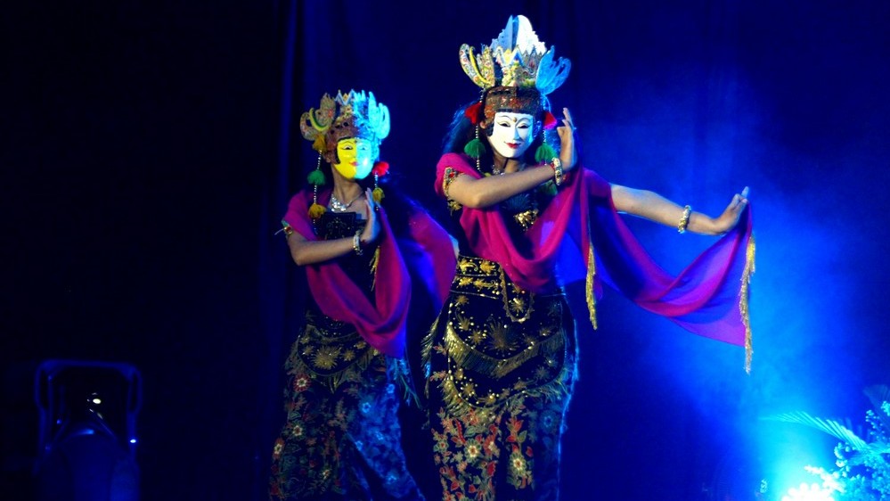 Apa perbedaan Wayang Topeng Menak dengan Seni Topeng Lain? | TIMES ...