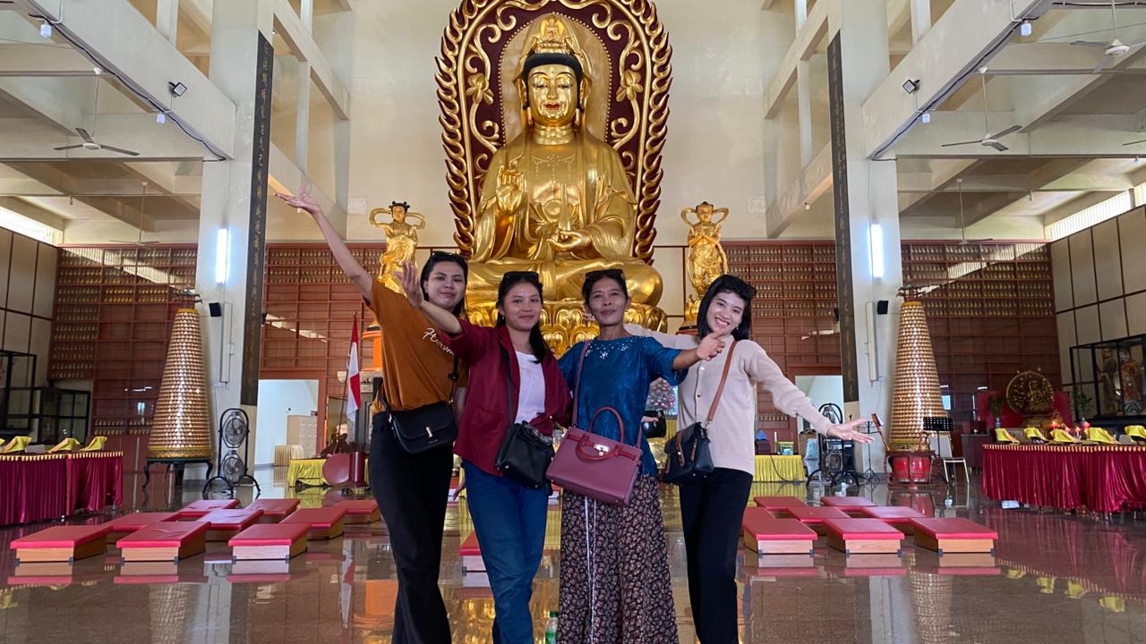 Simbol Harmoni Melayu dan Tionghoa di Vihara Avalokitesvara Graha ...